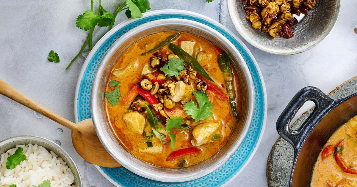 Красный тайский карри с курицей и кокосом | Рецепт | Kikkoman